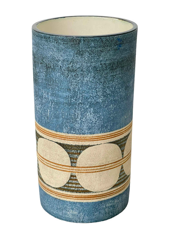 Troika cylindrical vase with artists monogram, 19cm. | Thomas Watson